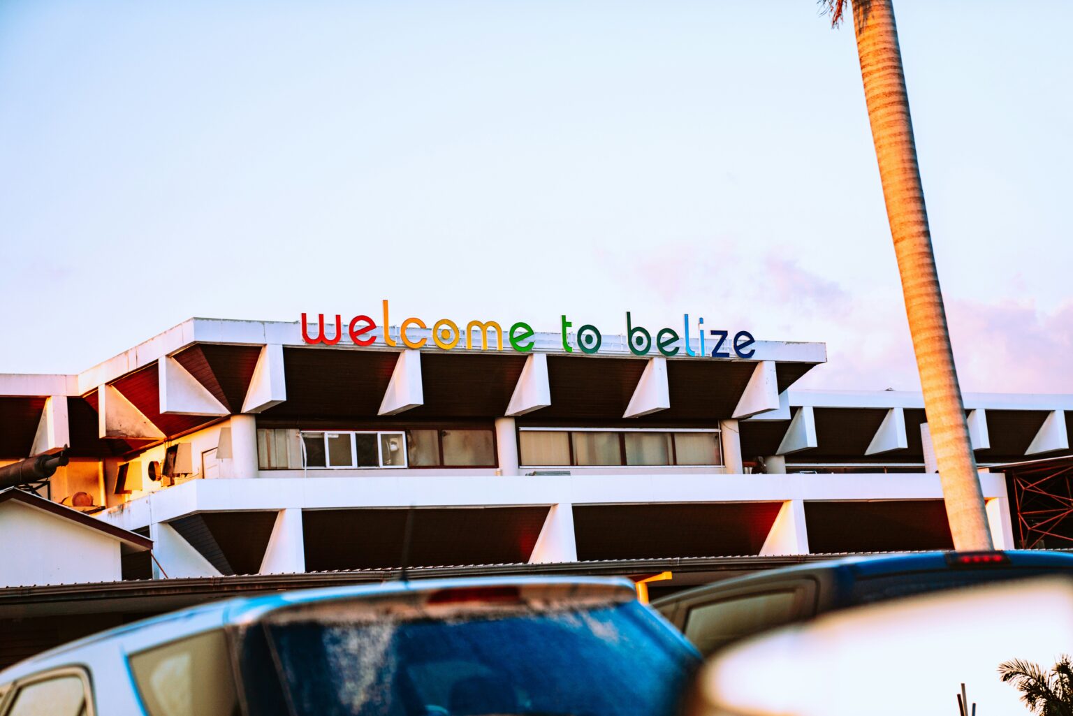 Colorful Caye Caulker Belize : A Mini Travel Guide